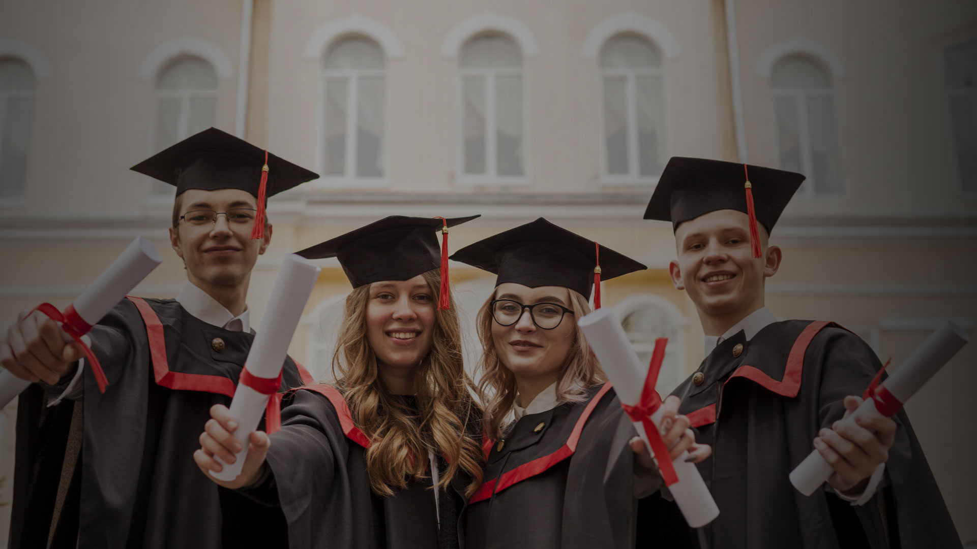 ACADEMICA INTERNATIONAL STUDIES - Diploma Dual